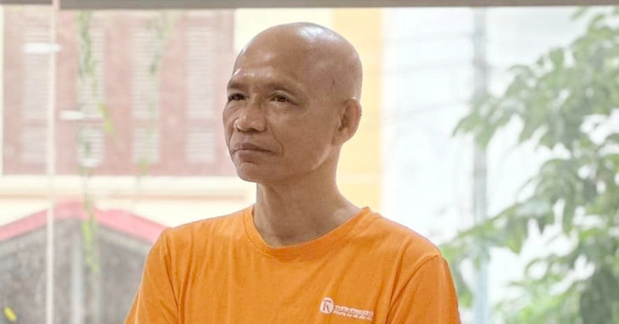 Tiến sĩ Nguyễn Mạnh Hùng: 'Người ta chơi tem, đồng hồ, còn tôi chơi sách'