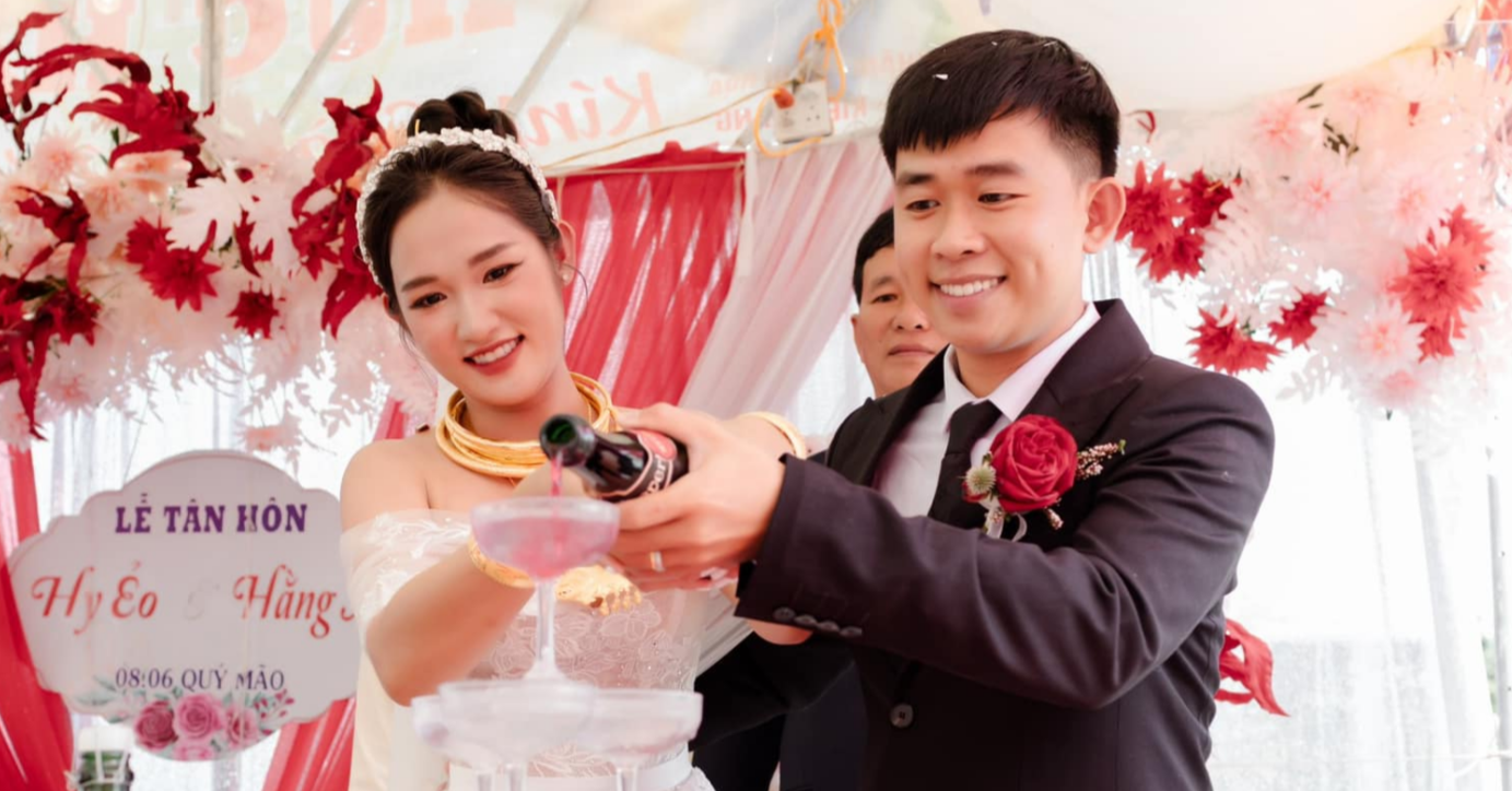 Chàng trai Kiên Giang có tên cực lạ, ngày cưới MC ngập ngừng chỉ sợ đọc sai