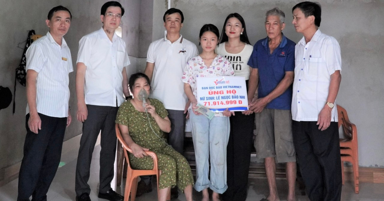 Trao gần 72 triệu đồng tới nữ sinh Lê Ngọc Bảo Nhi ở Hà Tĩnh