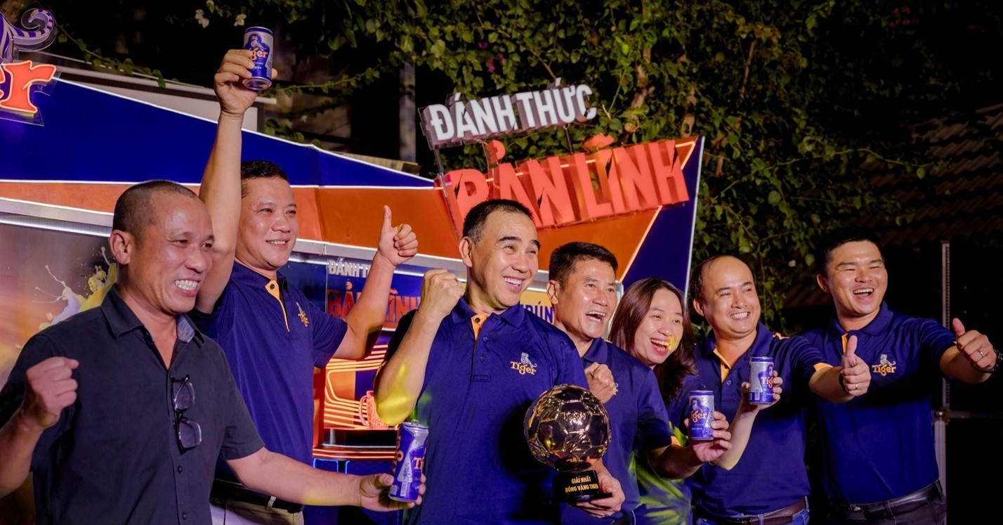 Quyền Linh mang niềm vui ‘Bật thùng Tiger - Nâng bóng vàng’ đến bà con ...