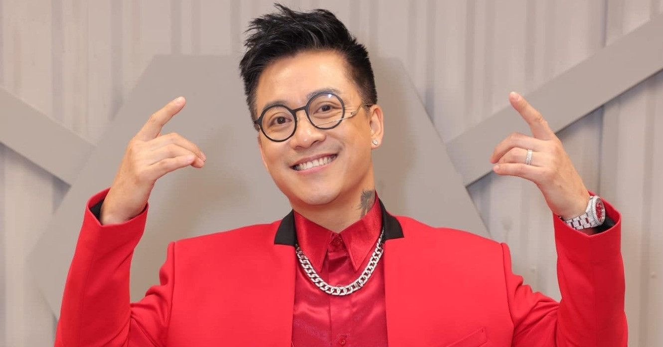 Tuấn Hưng trả lời nghi vấn né ống kính máy quay