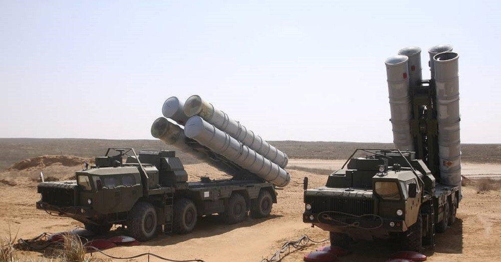 Video quân Ukraine phá hủy tổ hợp S-300 Nga bằng nhiều loạt đạn chùm