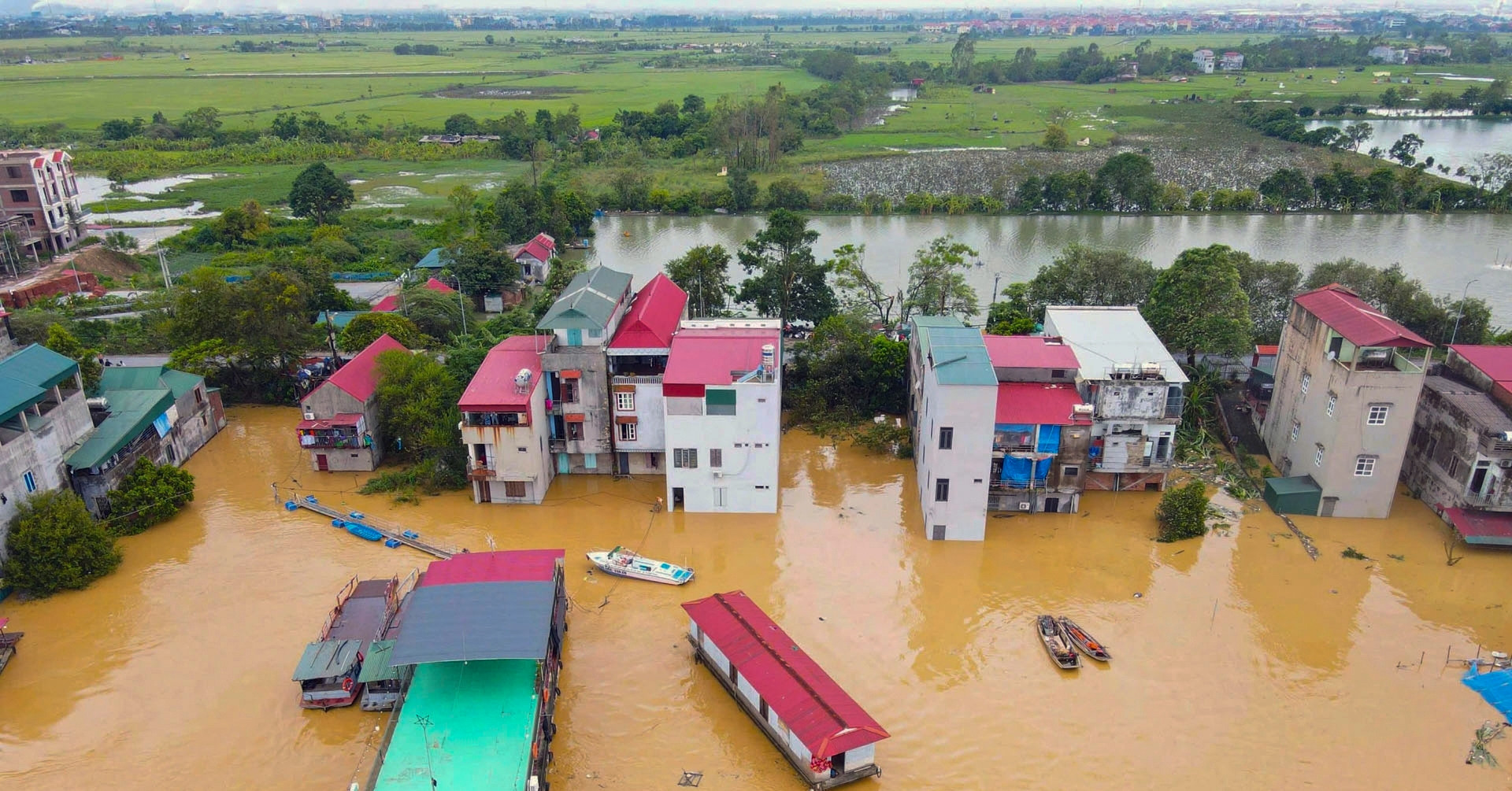 Nước sông Cầu dâng cao, Bắc Ninh tập trung hỗ trợ cho người dân bị ảnh ...