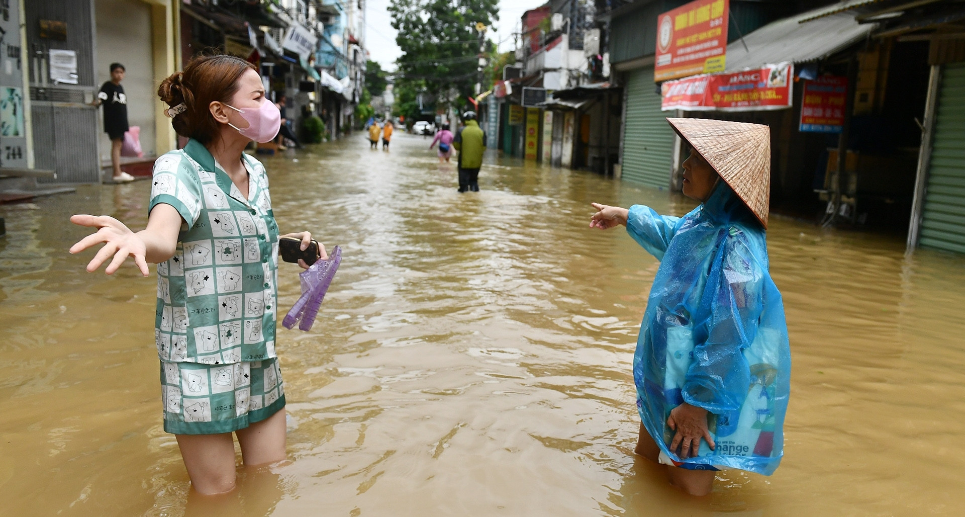 Thời điểm lũ ngoài đê vùng sông Hồng tại Hà Nội rút hết nước