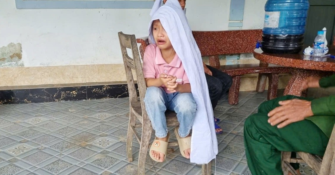 Mẹ đơn thân ra đi trong tuyệt vọng, để lại 2 đứa trẻ bơ vơ giữa cuộc đời