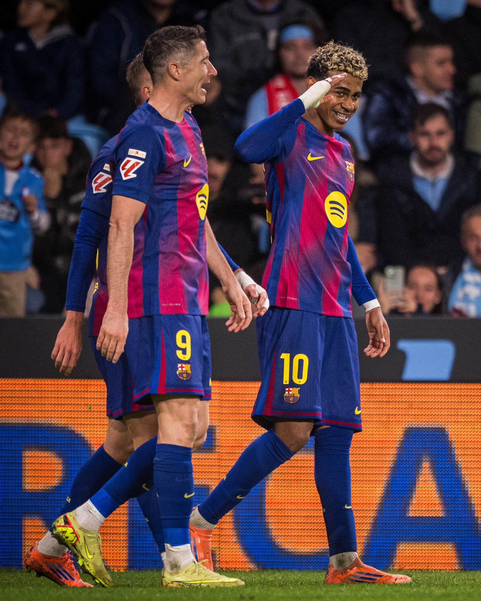 Lewandowski brille aux côtés de Yamal, le Barça se rapproche du Real Madrid