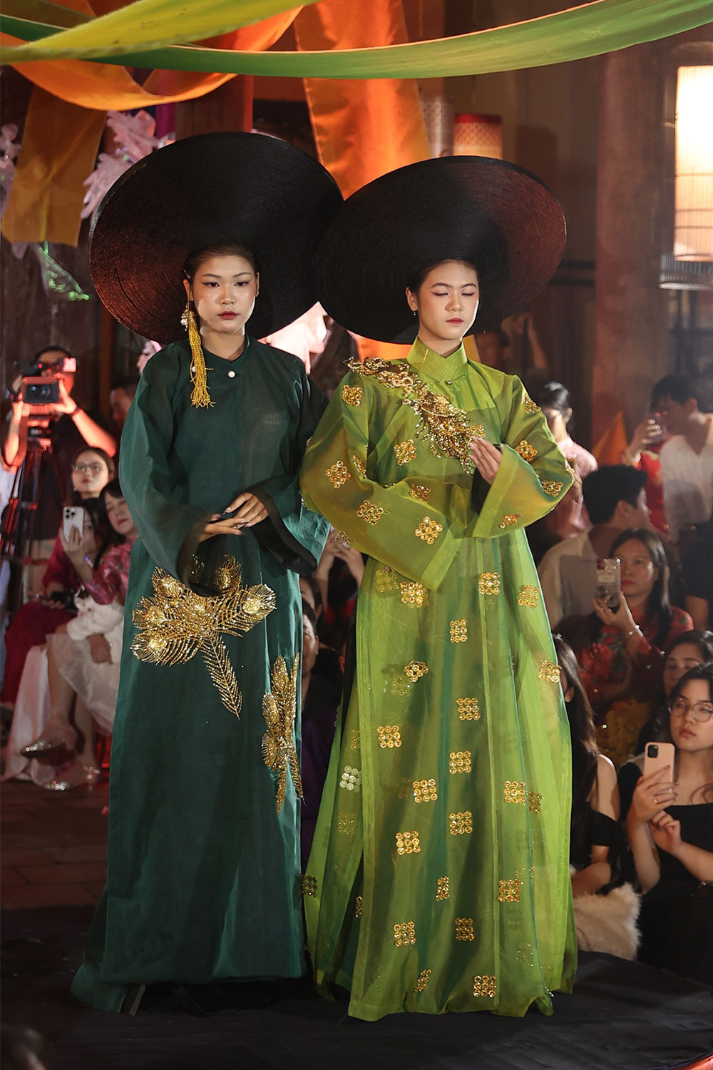 Tôn vinh vẻ đẹp áo dài trong chuỗi hoạt động chào mừng Ngày Di sản văn ...