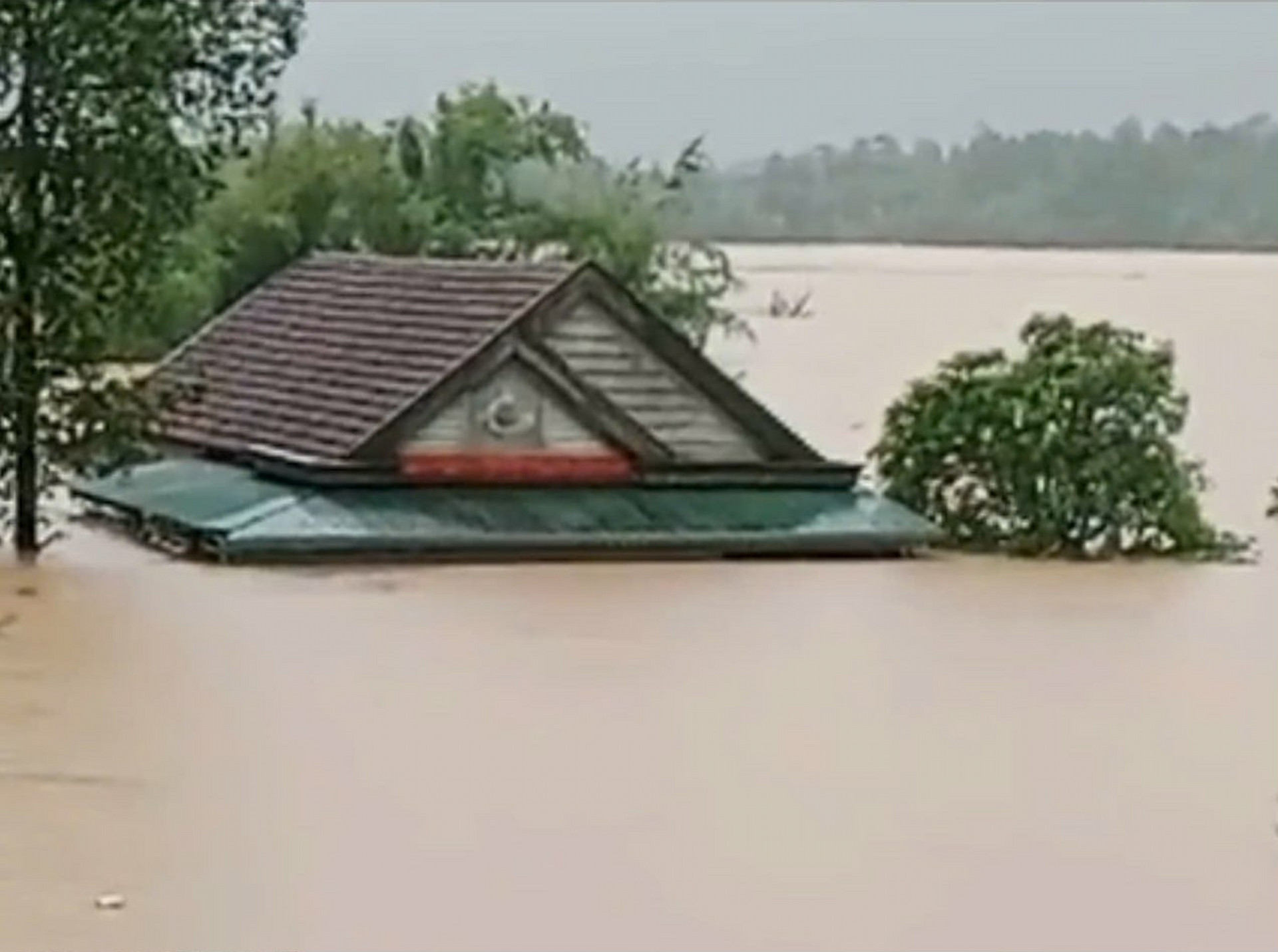 'The water rose so fast, we only had time to run to save our lives'