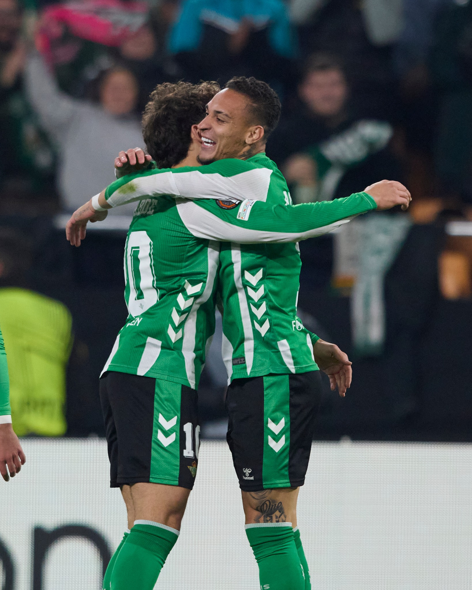 Kết quả Europa League: Antony giúp Betis thắng trận, Roma và Aston Villa bứt phá