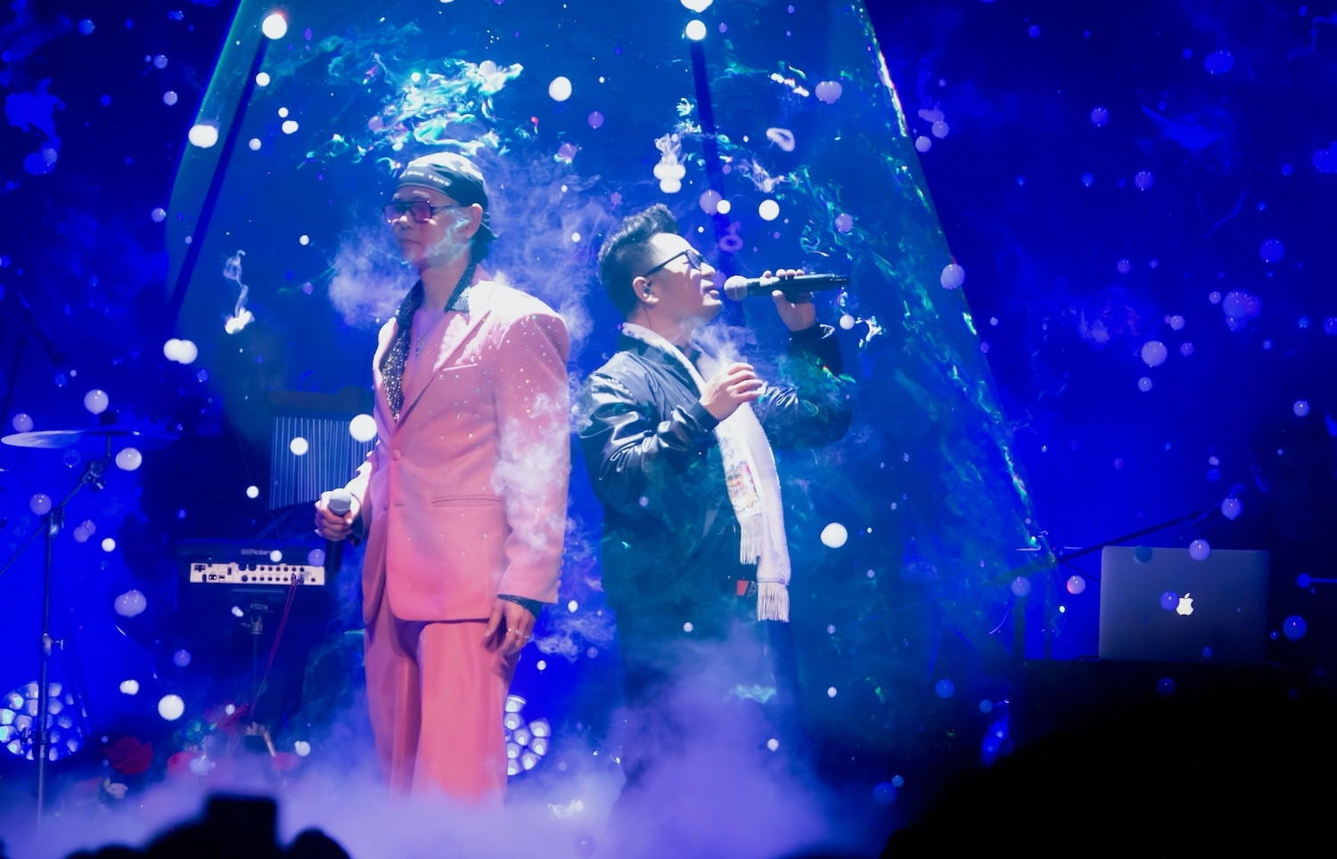 Phan Đinh Tùng unexpectedly performed a comedy skit with People's ...