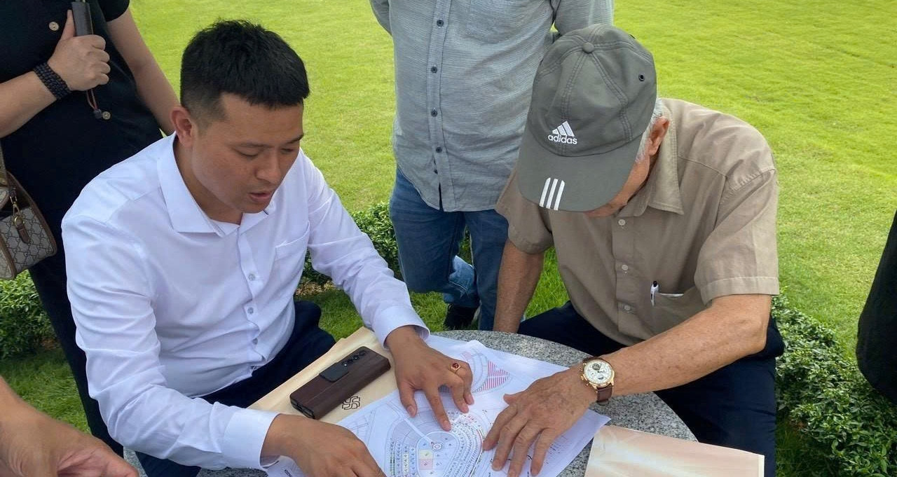 Bị chê gàn dở, giám đốc ở Hà Nội vẫn chi nửa tỷ đồng mua lô đất mộ 20m²