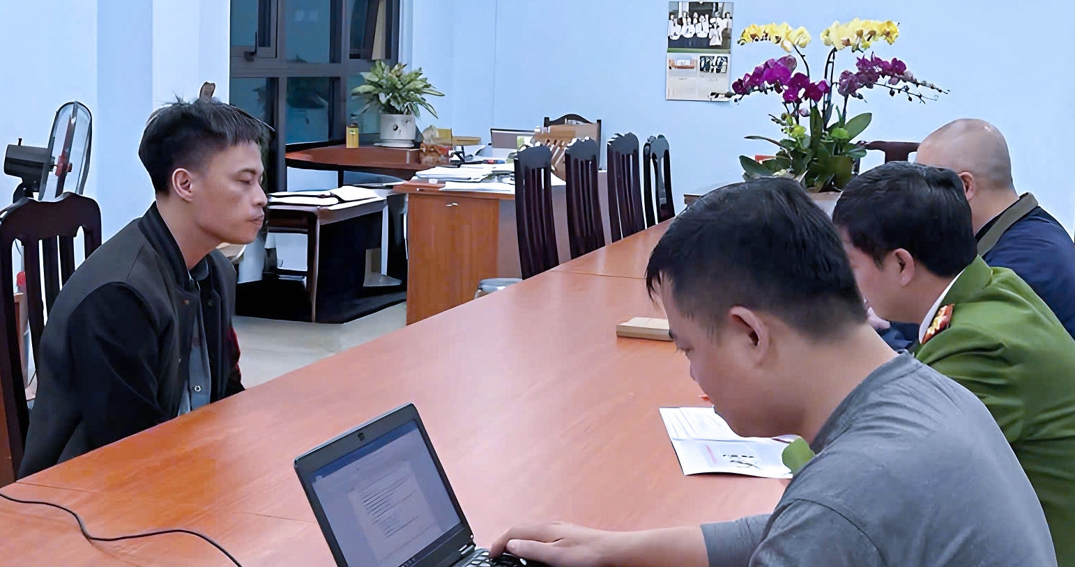 Vụ tài xế Lexus hành hung ở Hà Nội: Nam shipper bị chấn động não