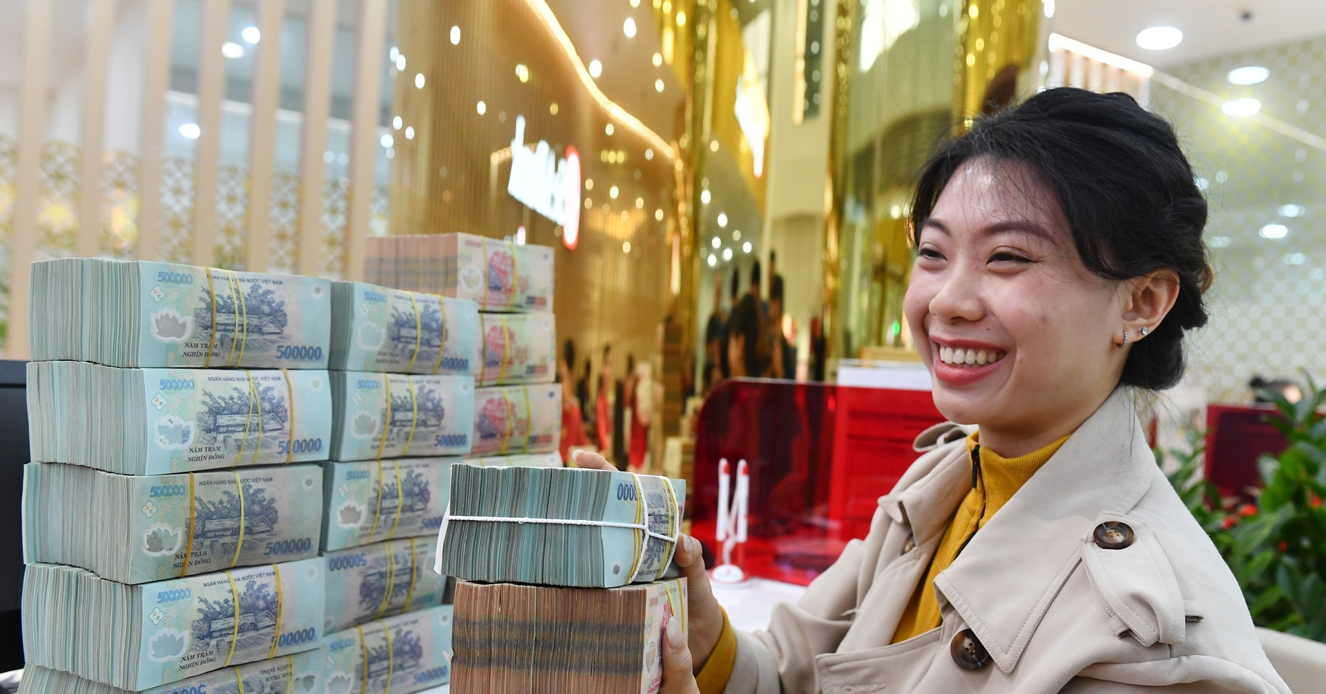 Lãi suất ngân hàng hôm nay 18/2/2025: Ngân hàng huy động cao nhất giảm ...