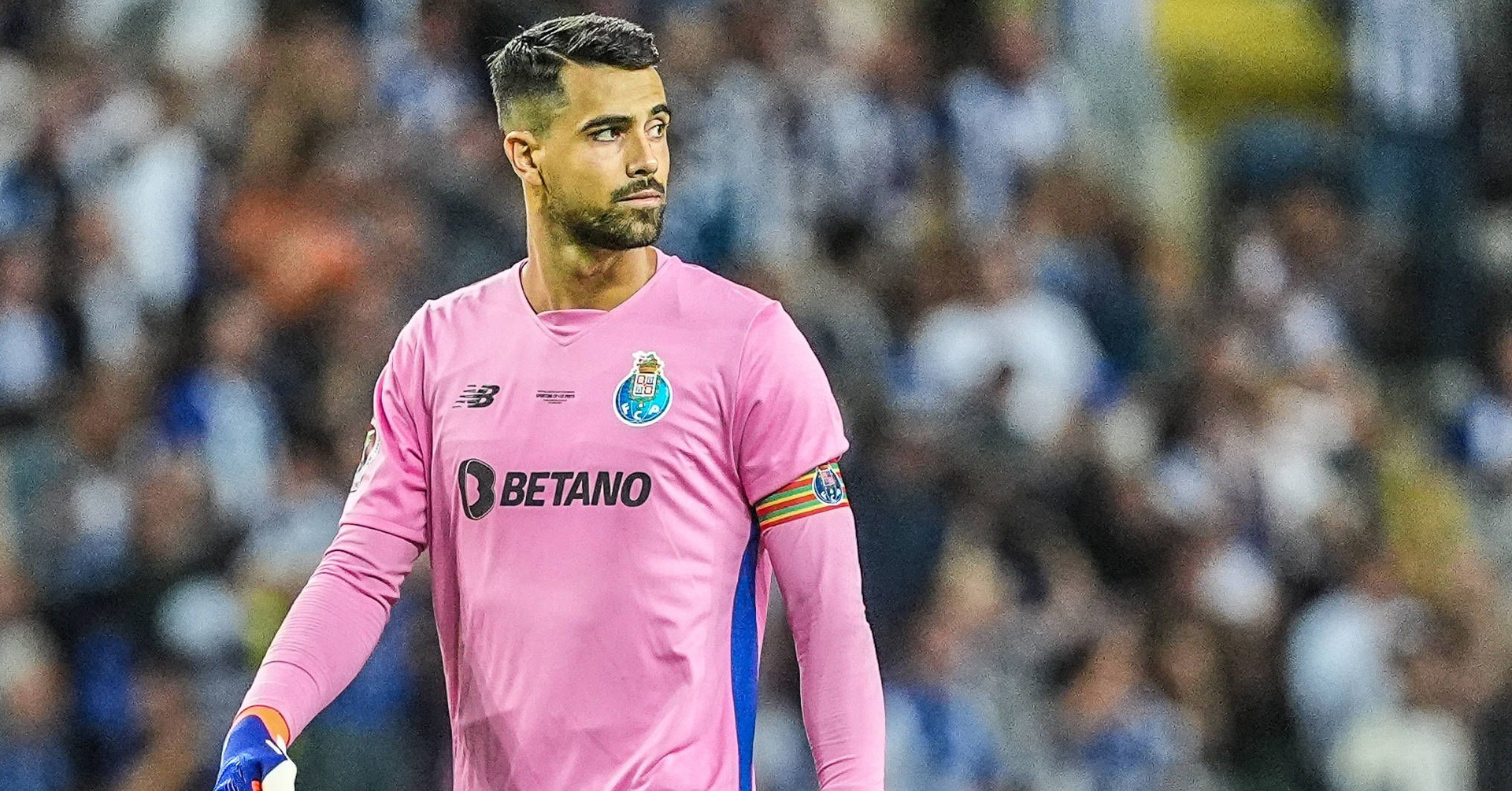 MU chi đậm lấy Diogo Costa thay Onana