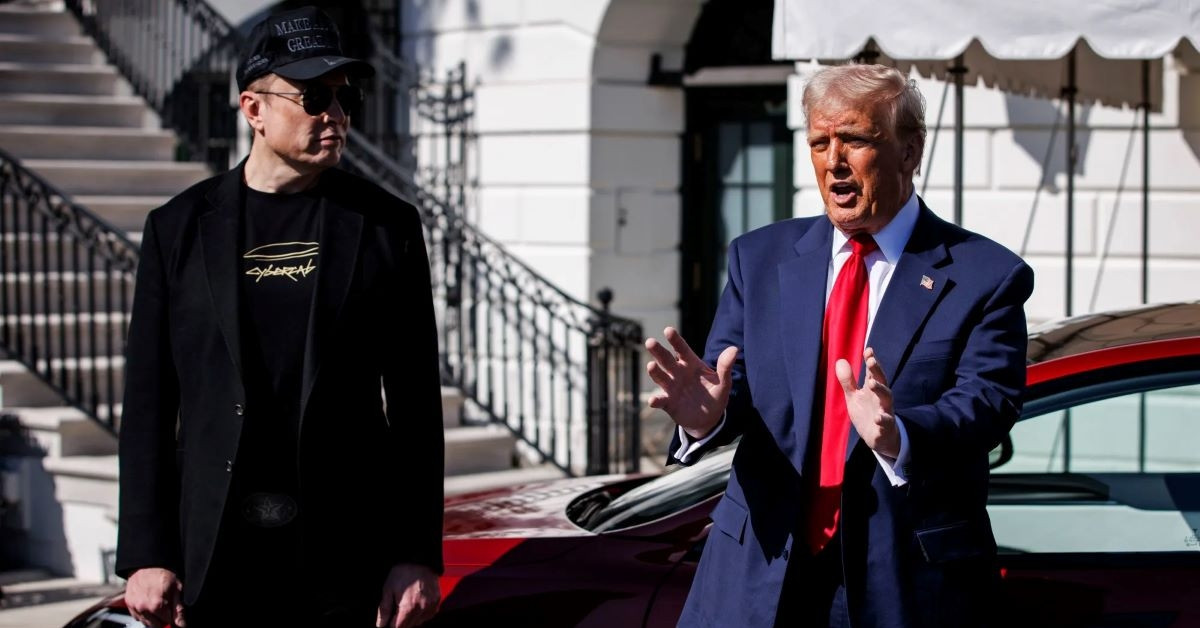 Ông Trump: Hành vi phá hoại tài sản của hãng xe điện Tesla là khủng bố ...