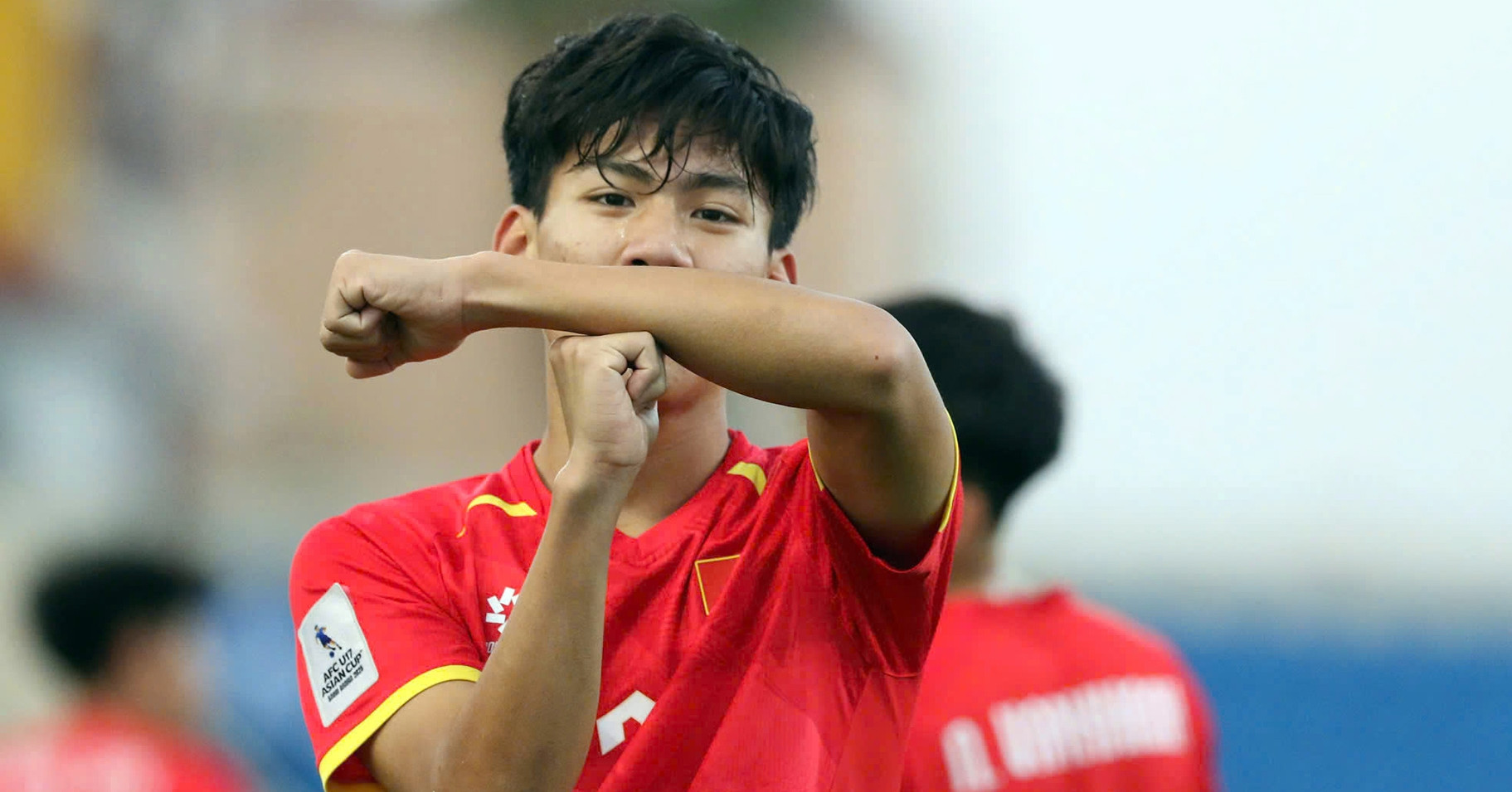 Khoảnh khắc Duy Khang sút tung lưới U17 UAE