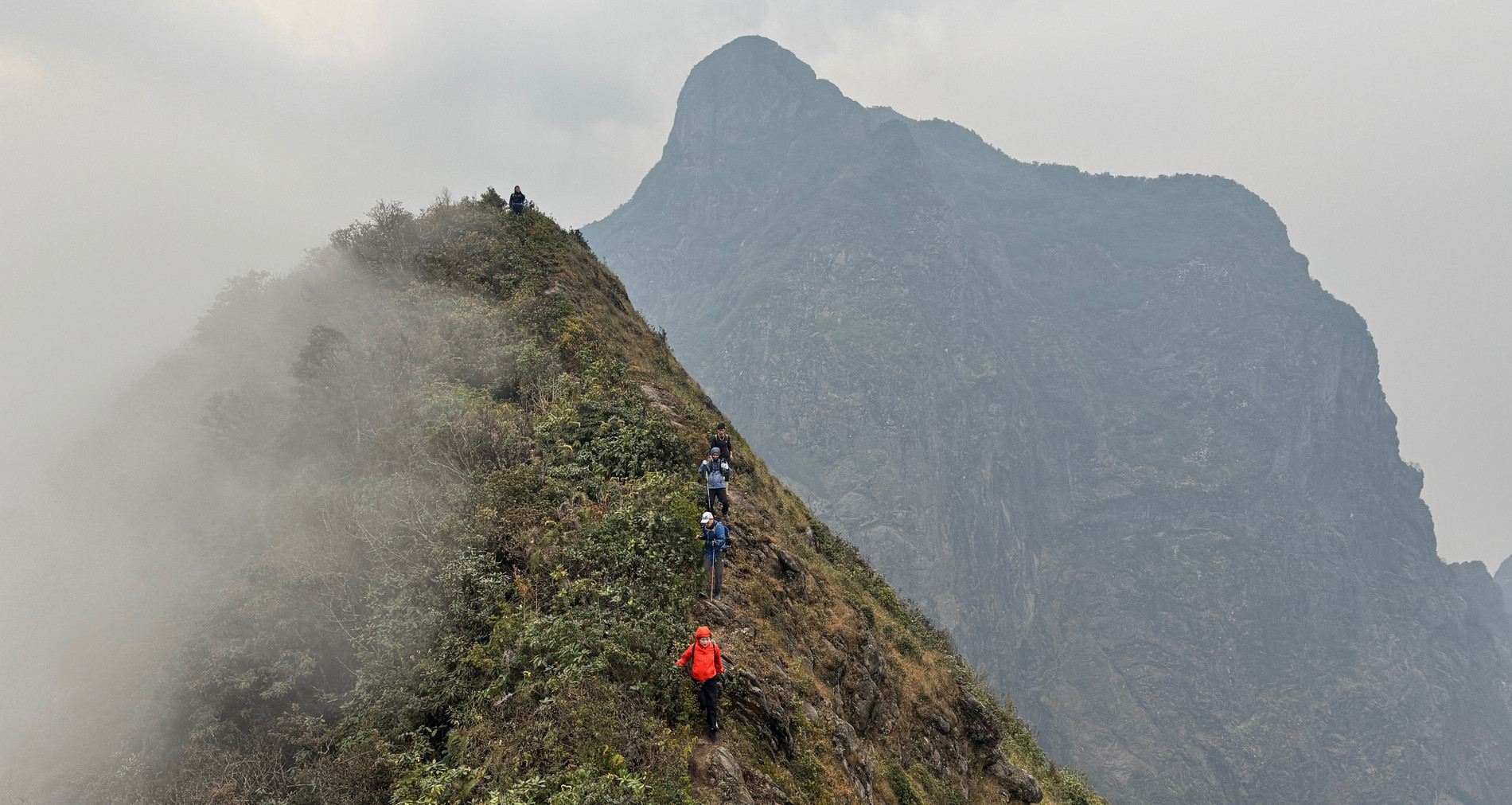3 ngày 'thót tim' ở Chu Va - Cung leo chỉ dành cho người dám đối diện ...