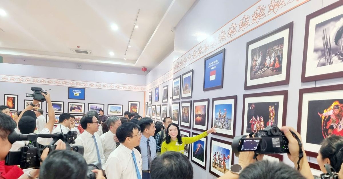 Tăng tình đoàn kết qua triển lãm ảnh “Đất nước, con người ASEAN”