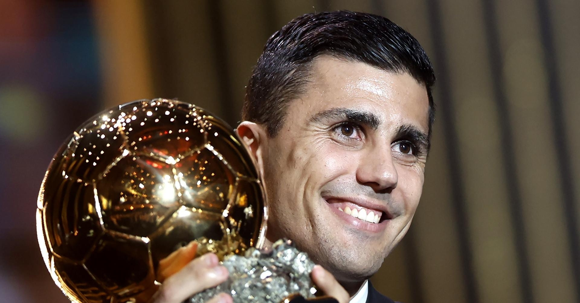 Real Madrid nổ bom tấn Rodri thay Modric