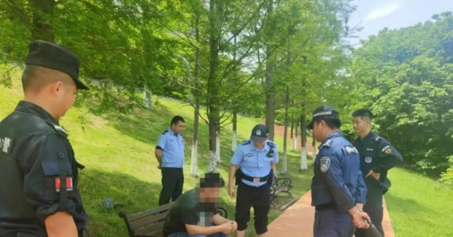 Đặt đơn trà sữa cuối cùng trước khi chết, người đàn ông được cứu ngoạn mục