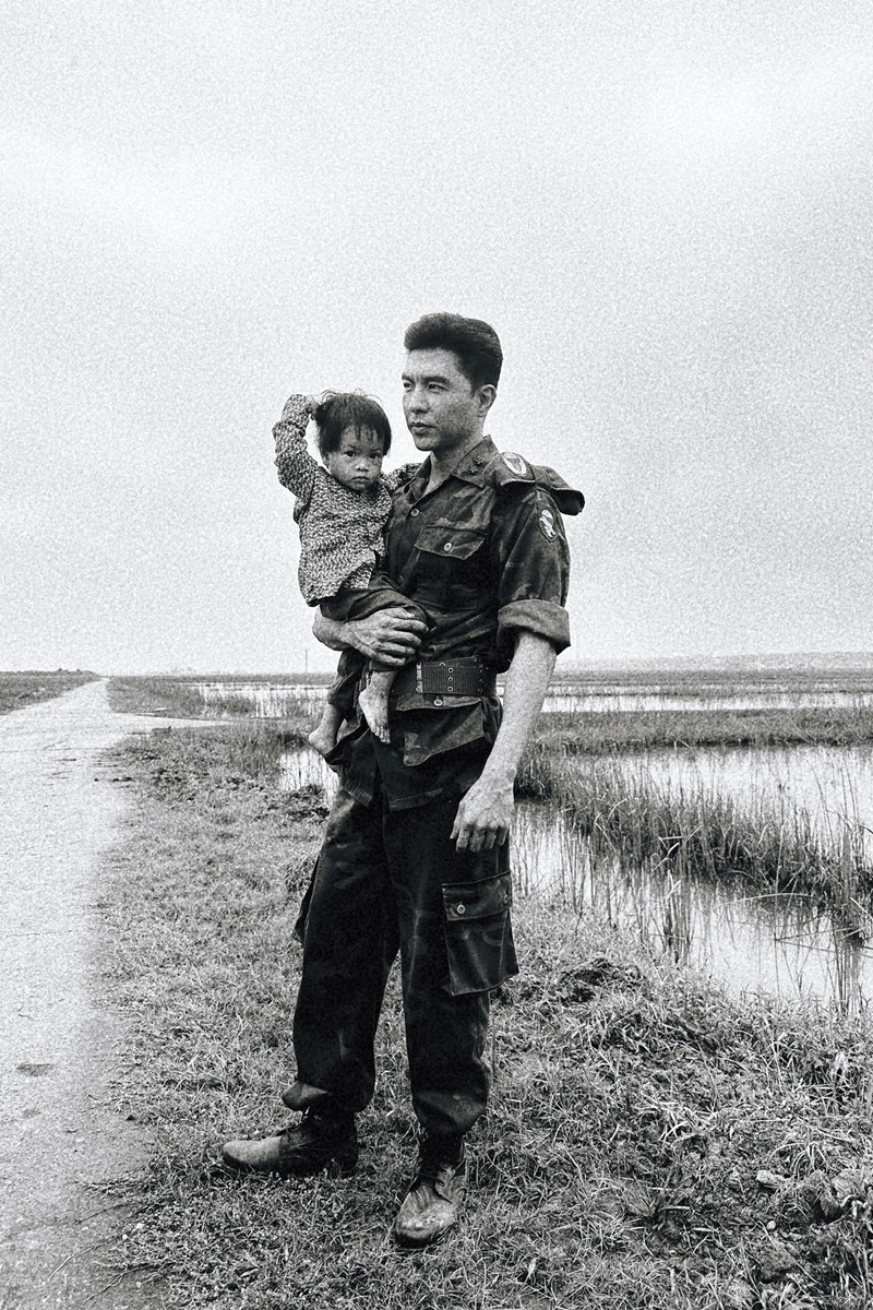 Mỹ nam 6 múi cao 1m78 hot nhất phim Mưa đỏ là ai?