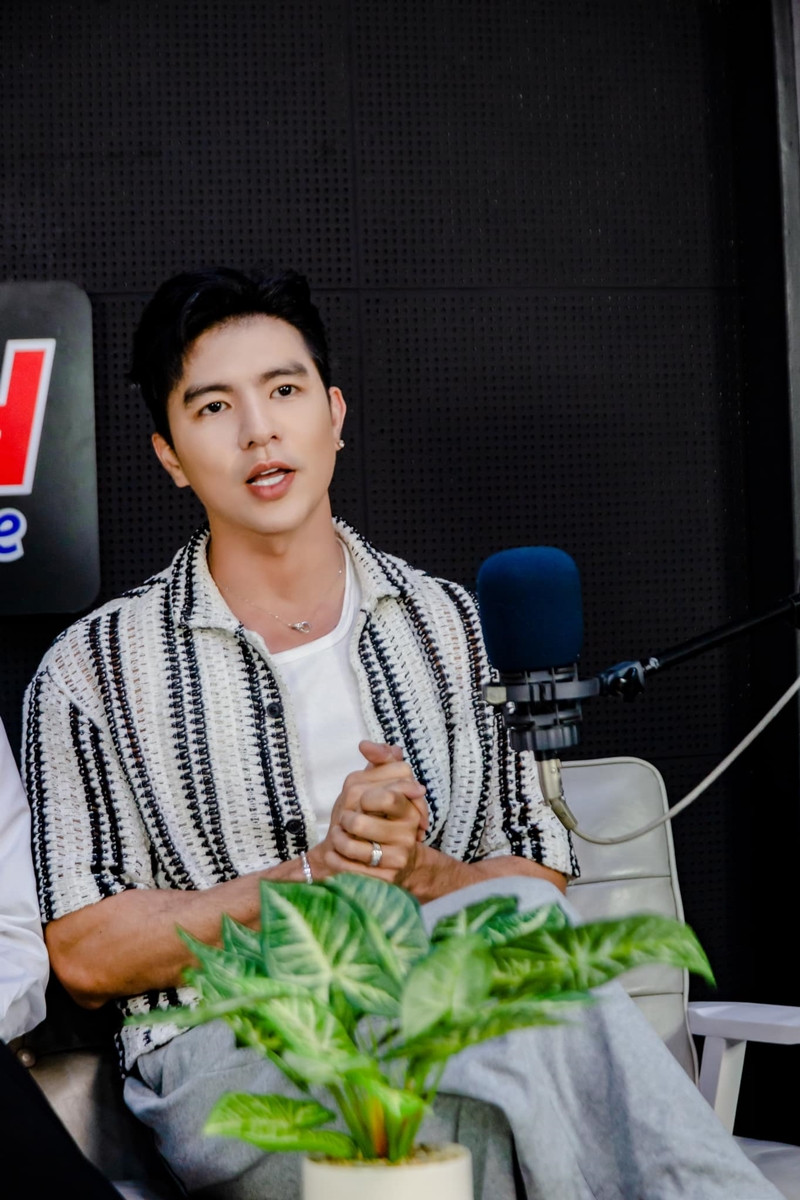 Mỹ nam 6 múi cao 1m78 hot nhất phim Mưa đỏ là ai?