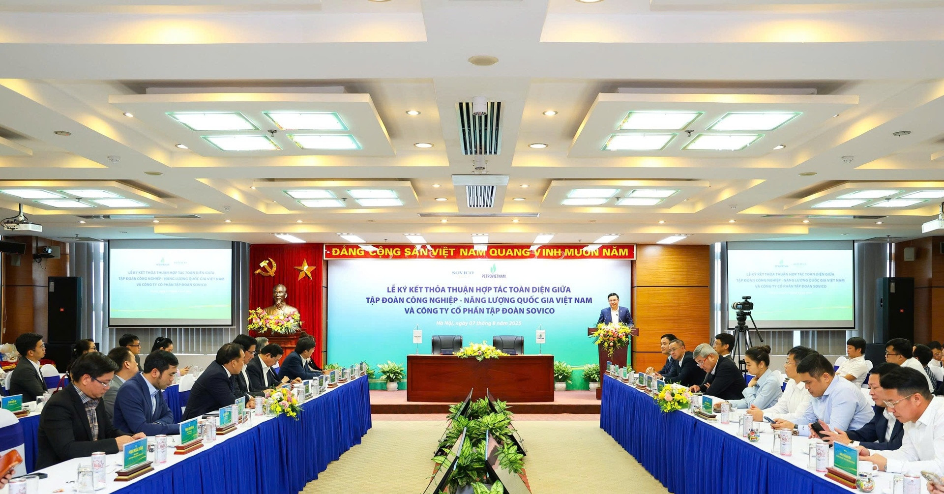 Tập đoàn Petrovietnam ký hợp tác toàn diện với Sovico