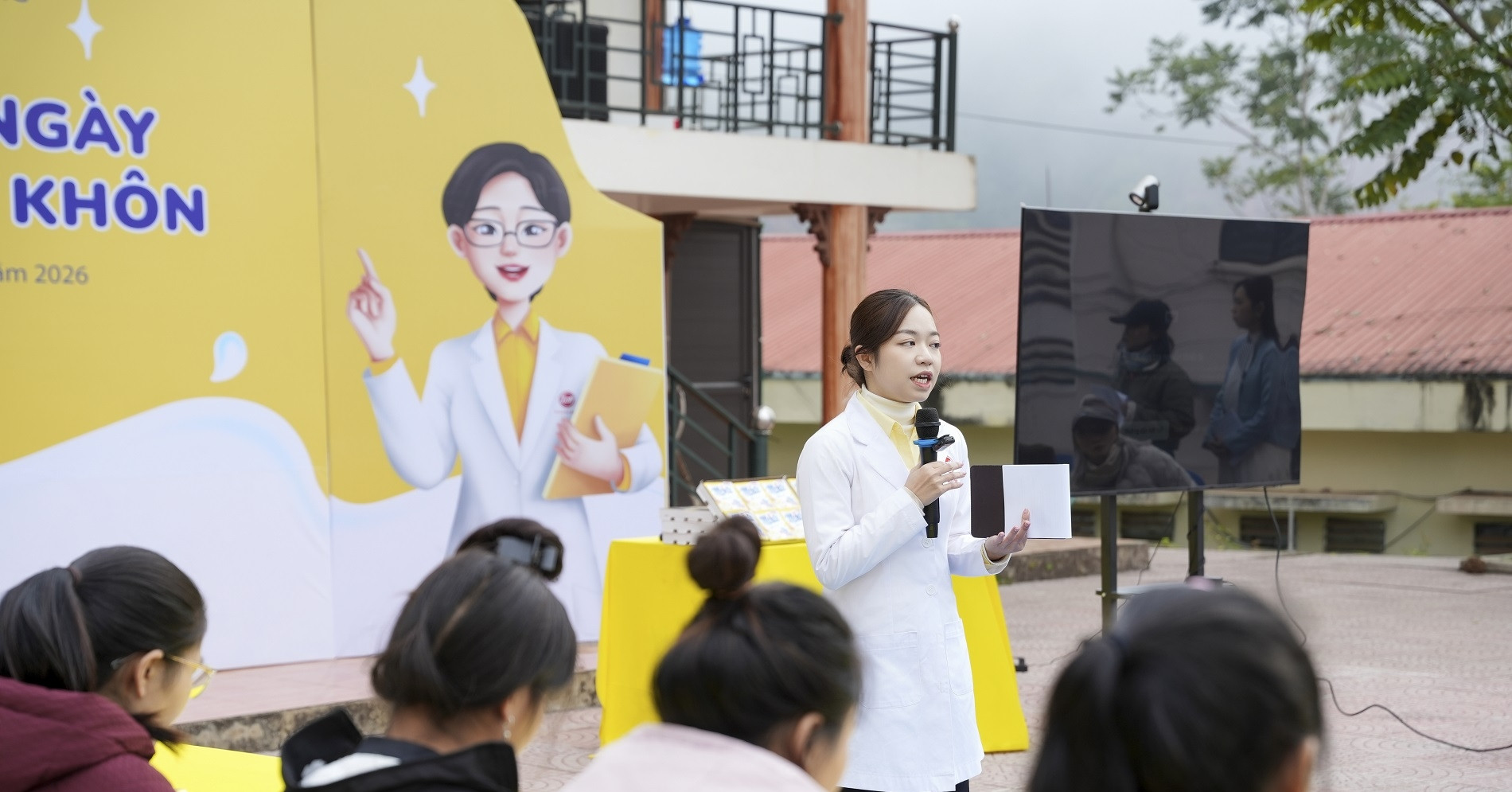 Trao tặng 140.000 hũ sản phẩm Zott Monte cho trẻ em vùng cao