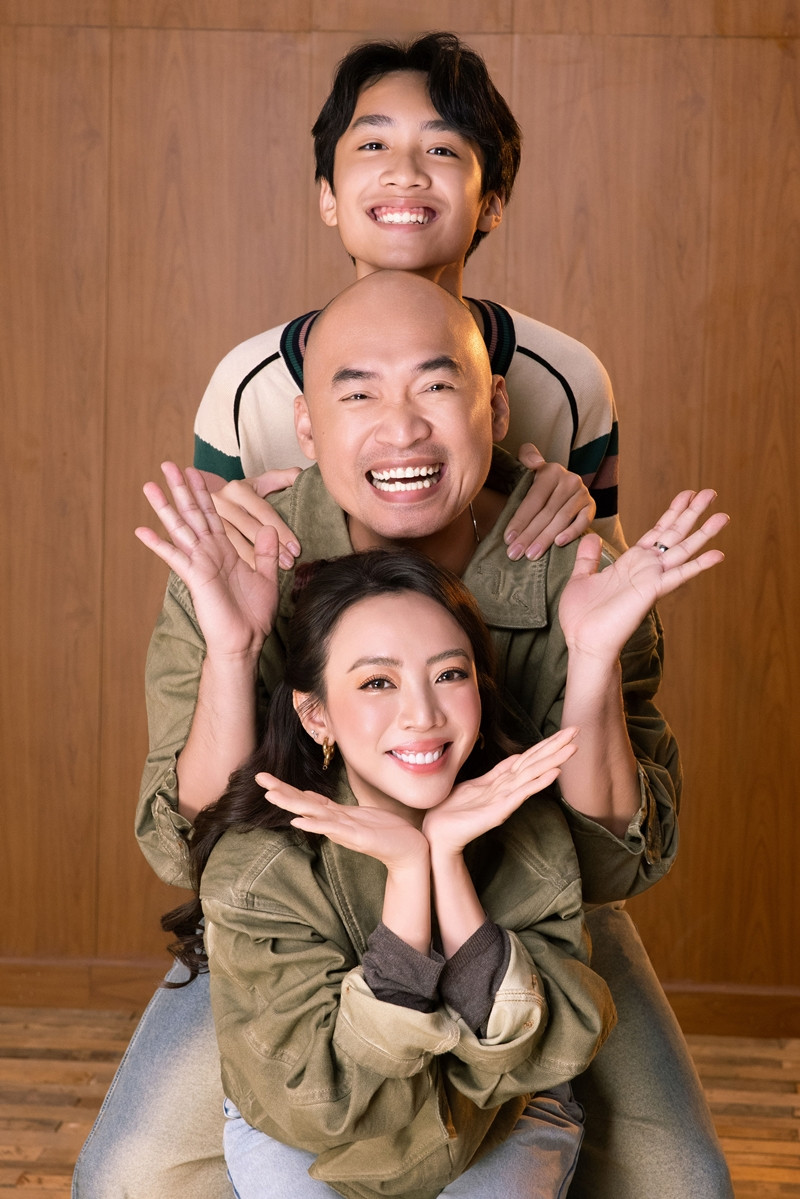 The most memorable moment of the year for the artist couple Tien Luat ...