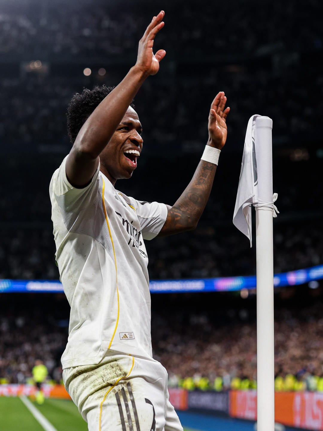 Vinicius marca, o Real Madrid elimina o Benfica e Mourinho da Liga dos ...