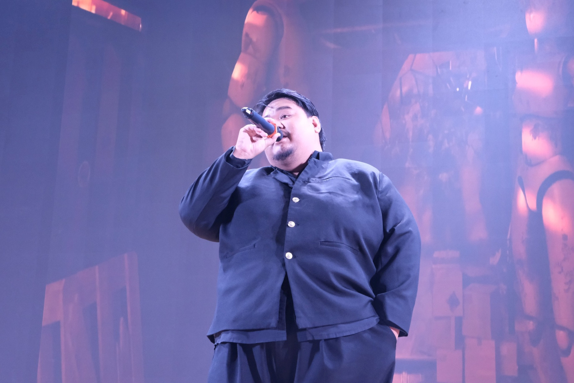 Rapper Táo nặng 154kg, bị hen suyễn và thần tượng Phương Mỹ Chi