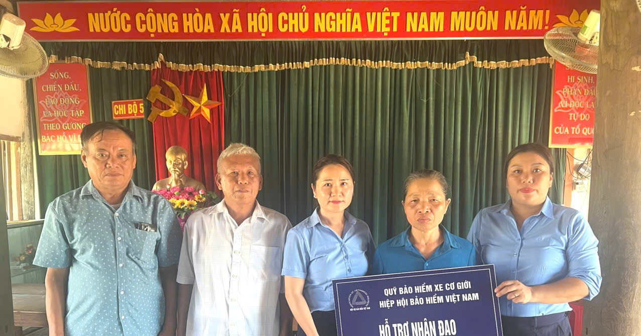 Hỗ trợ 90 triệu đồng cho gia đình 2 nạn nhân tai nạn giao thông ở Nghệ An