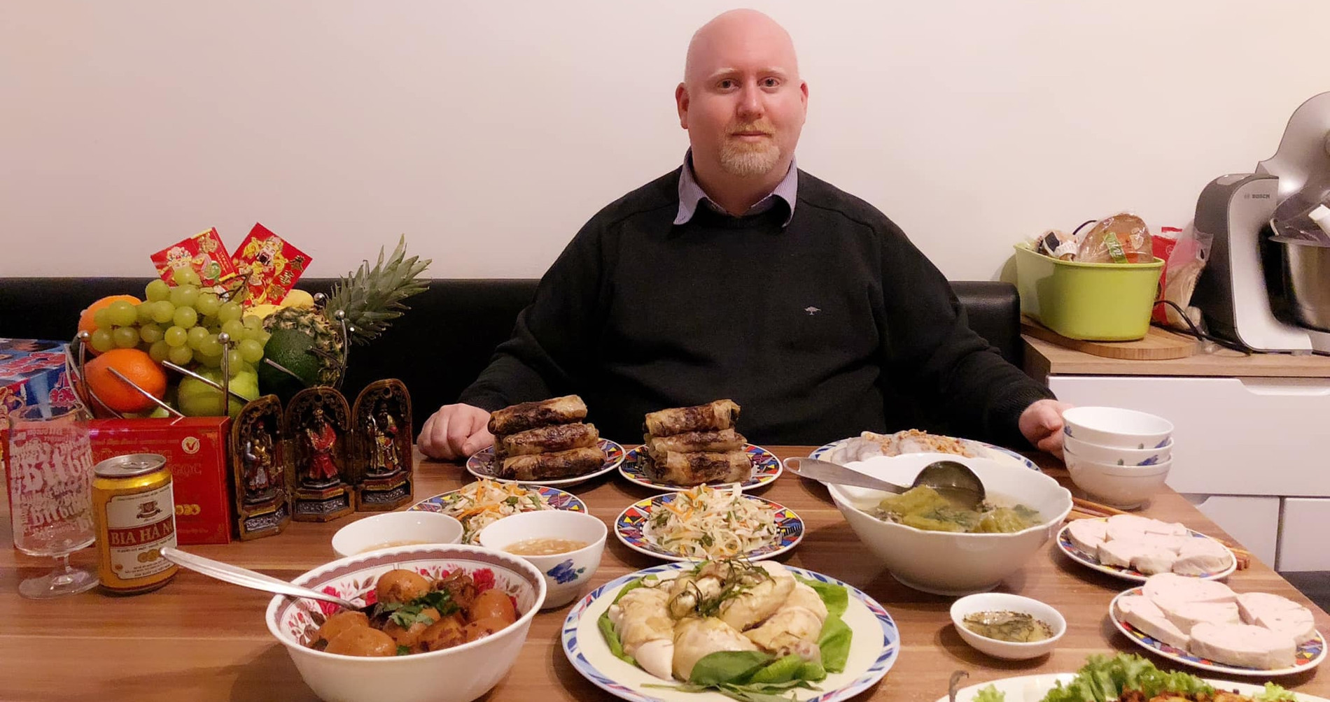 German dad embraces VN culture through cooking, learning 50 traditional ...