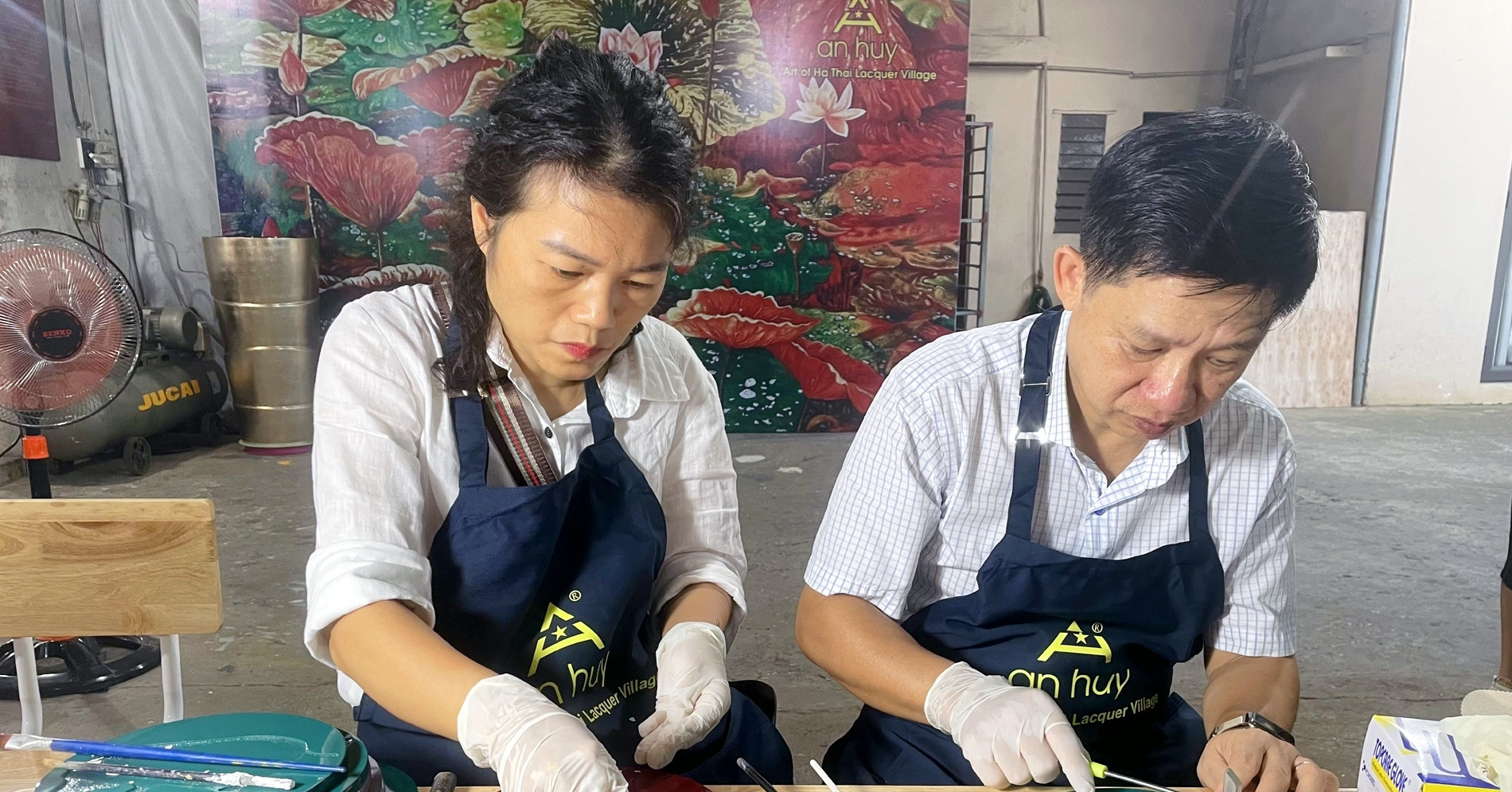 Votive paper and lacquer craft villages to be part of tours for foreigners