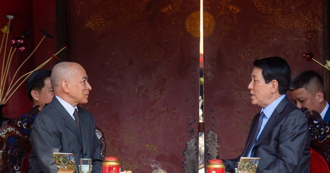 President Luong Cuong hosts Cambodian King at Hanoi’s Temple of Literature