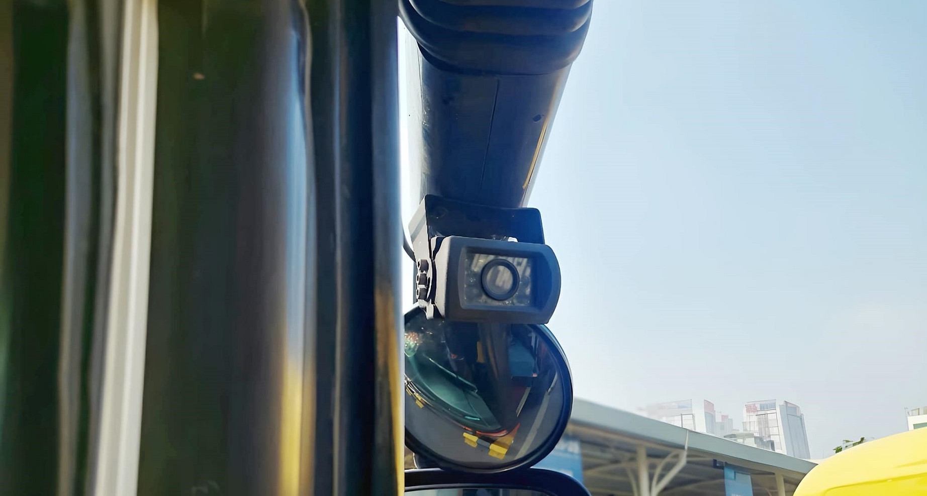 Government mandates gps trackers for semi-trailer trucks, ambulances by ...