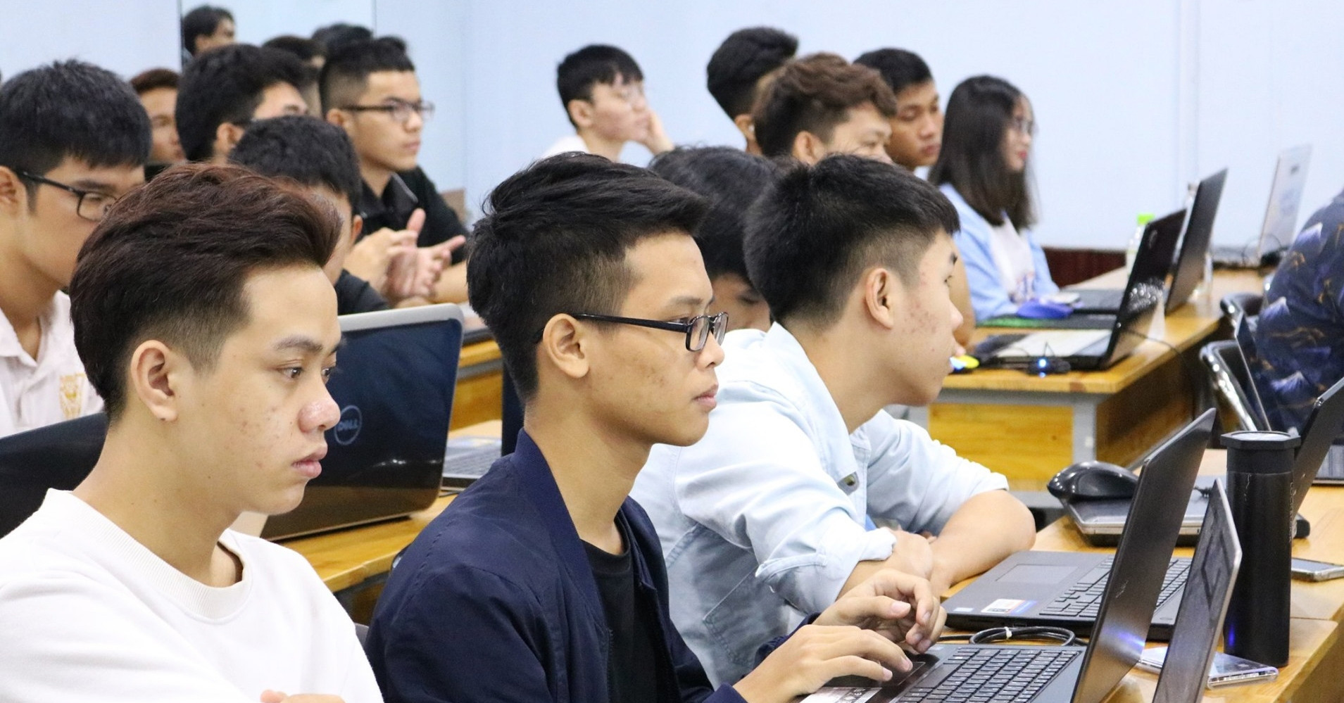 Should children begin learning computer programming in school?