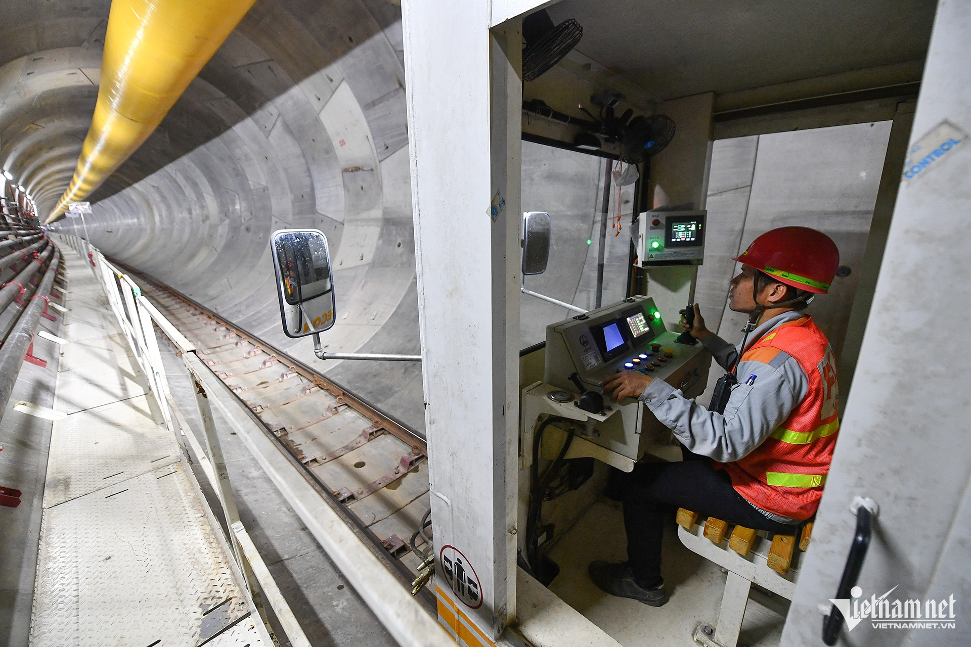 647 meters down: Progress on Hanoi’s Nhon-Hanoi metro tunnel