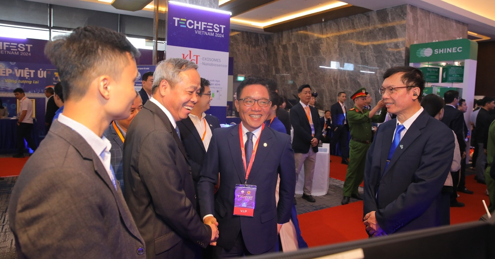 CMC’s Open AI Ecosystem steals the show at Techfest Vietnam 2024