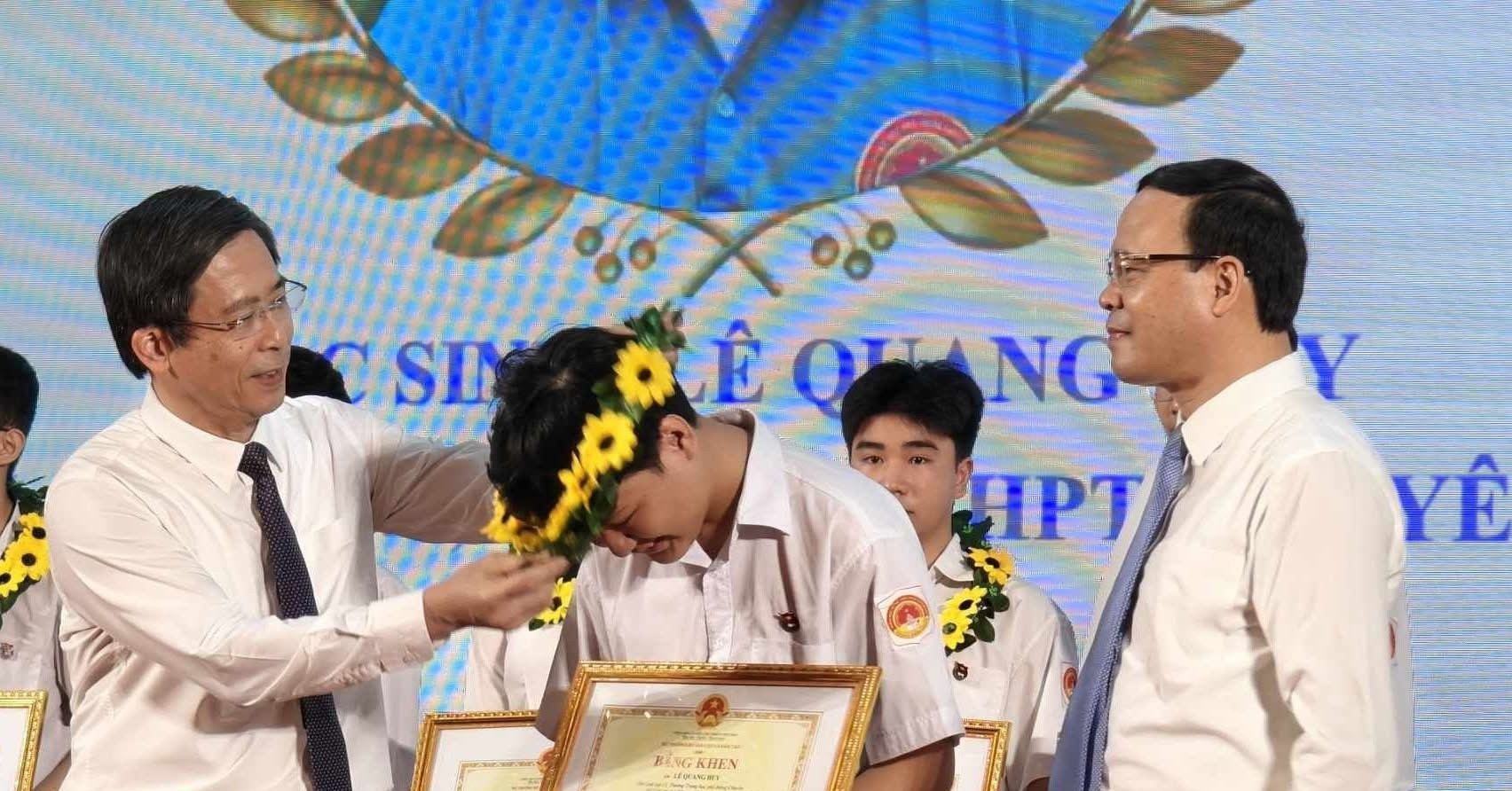 Self-taught student scores 8.5 on IELTS, among top 1% of SAT high scorers