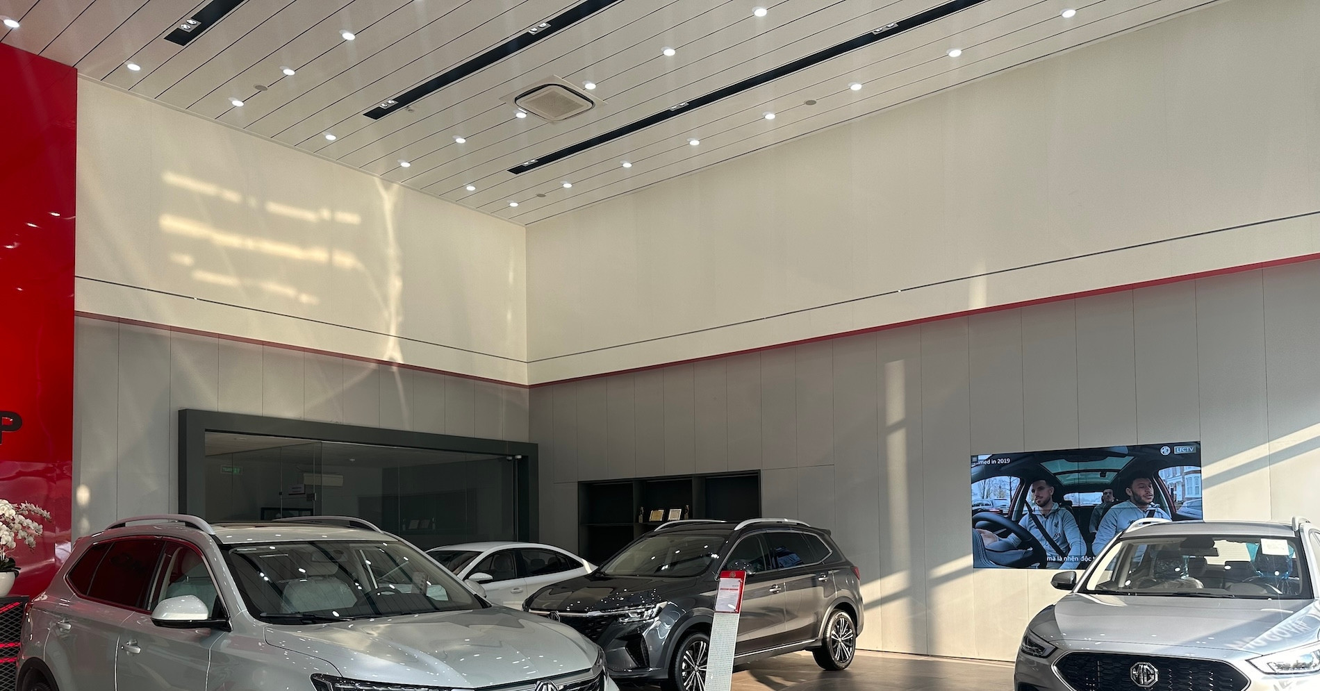 Vietnam’s auto market warms up again as manufacturers slash prices