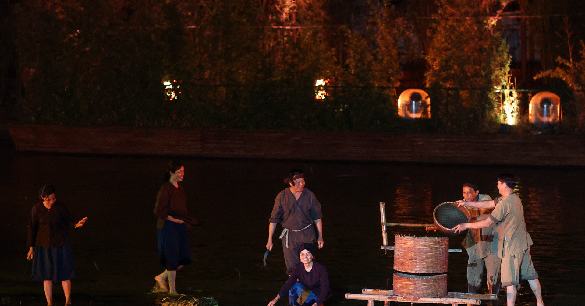 12 cities, provinces to develop night-time tourism