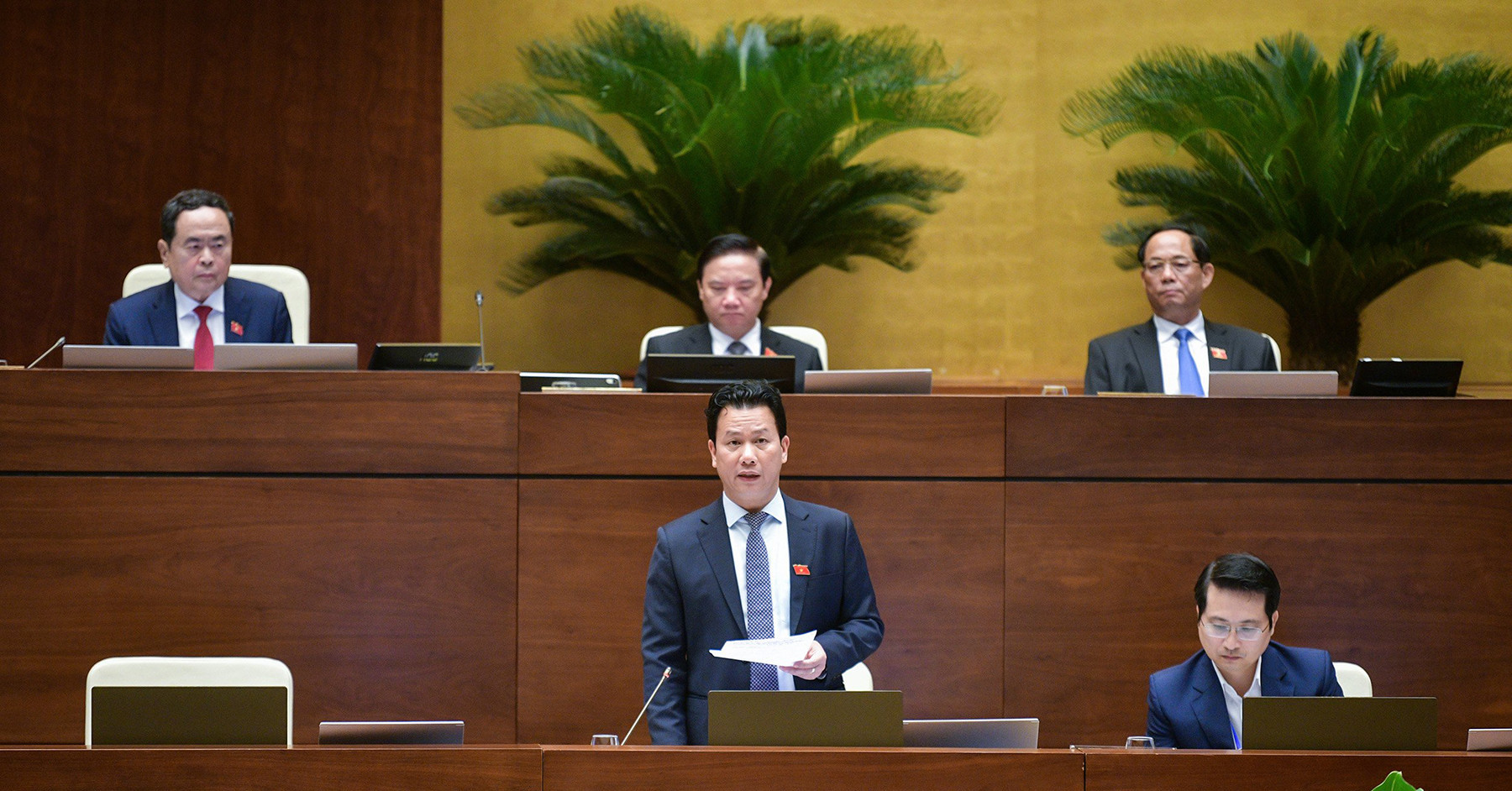 Minister clarifies issues related to mining, exploitation of rare earth ...