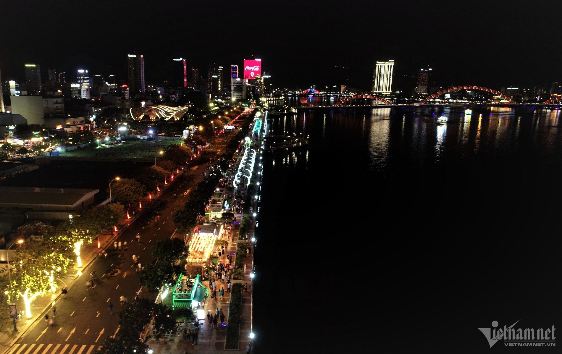 Discover Da Nang’s scenic pedestrian street along the Han River