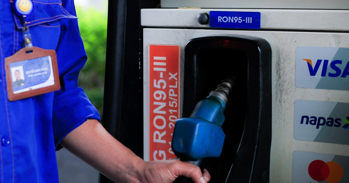 Petrol distributors hesitate to sell Euro 5 fuel, car owners suffer