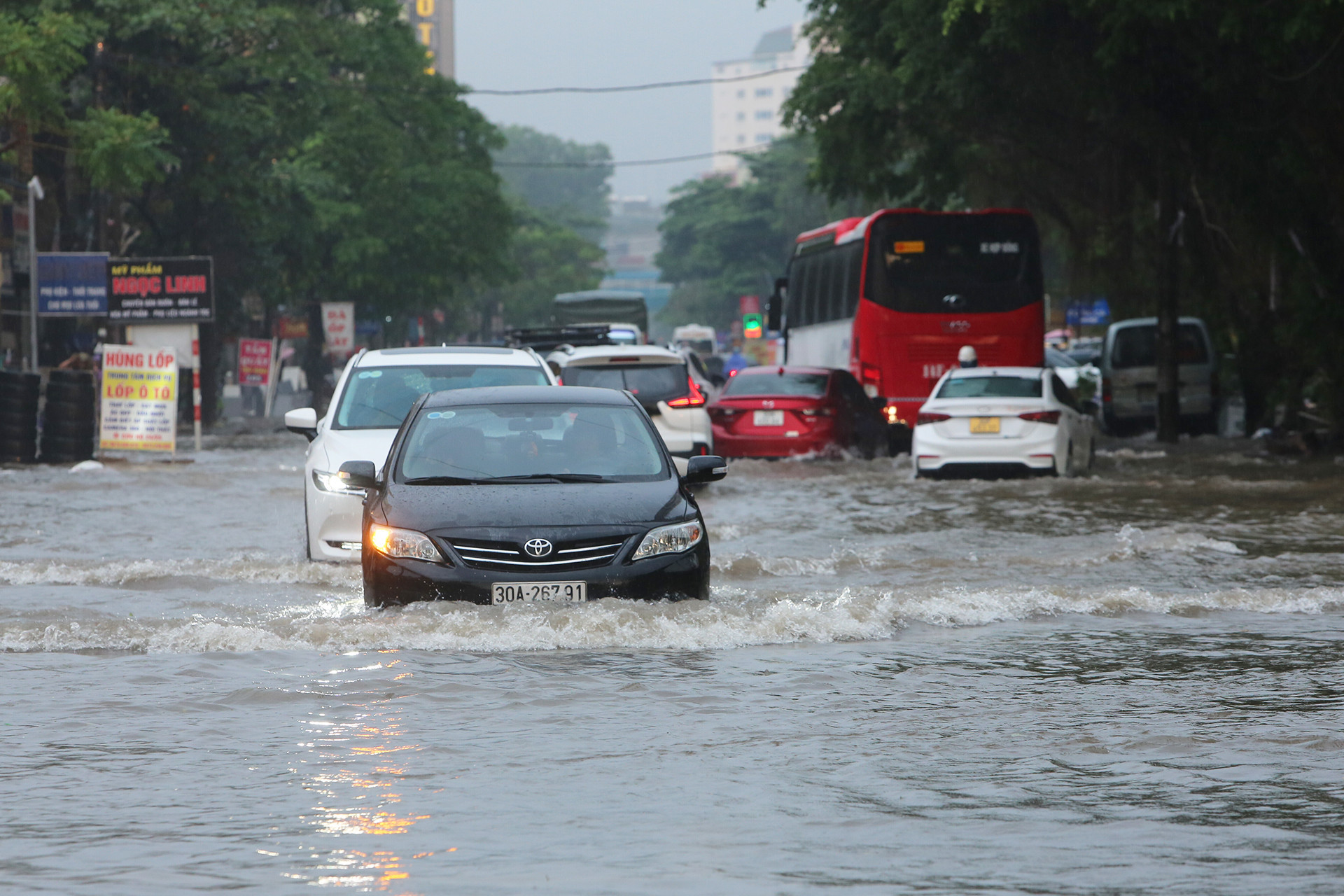 Hanoi paralyzed by severe flooding following torrential rain