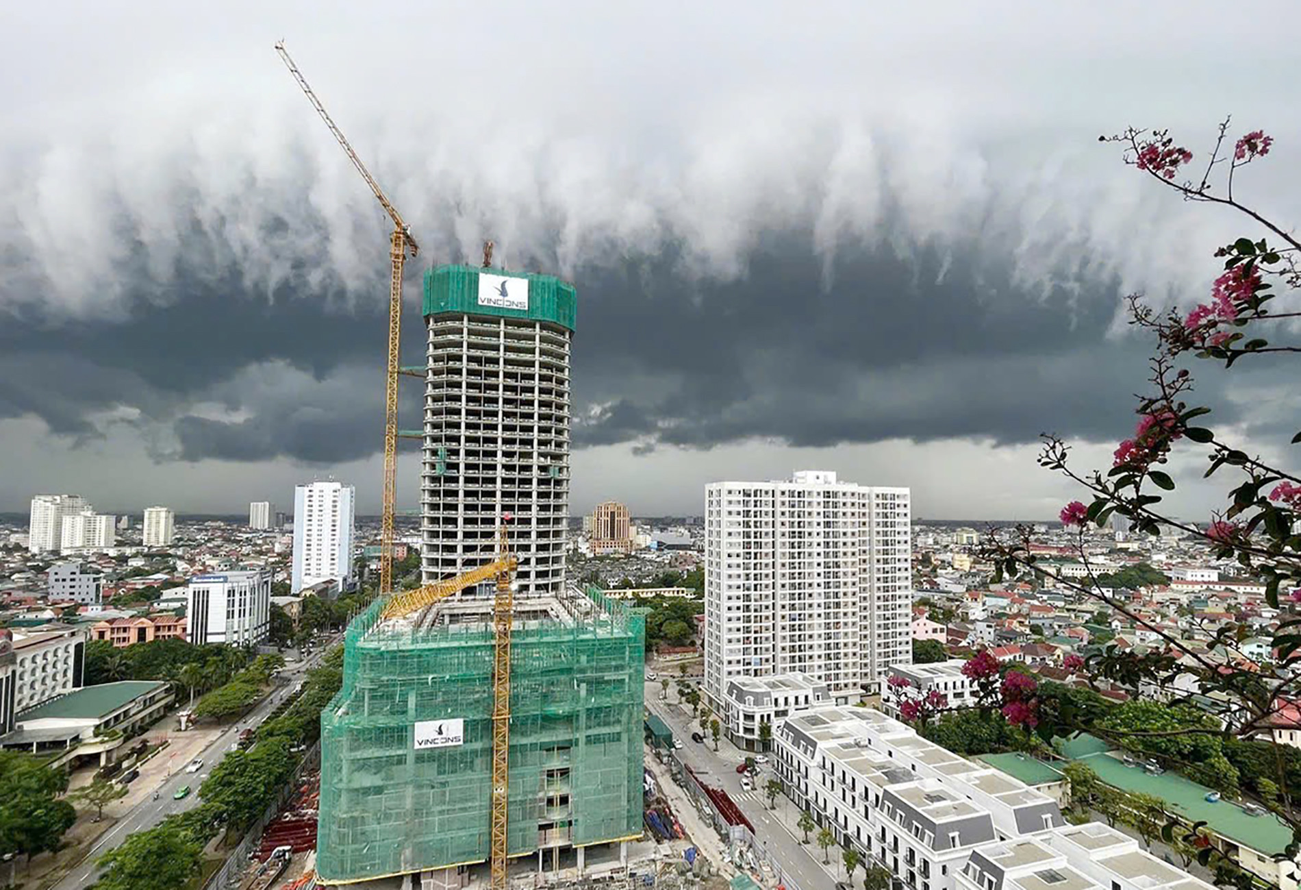 Dramatic sky over Nghe An signals arrival of super typhoon yagi