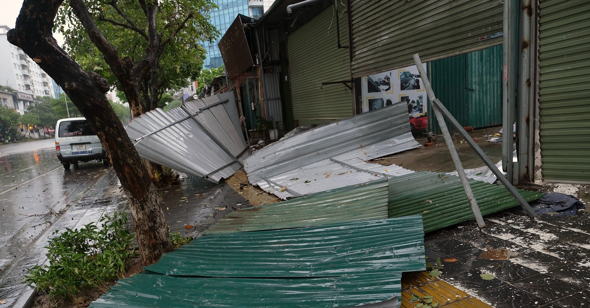 Hanoi streets devastated by Typhoon Yagi: Trees and roofs down