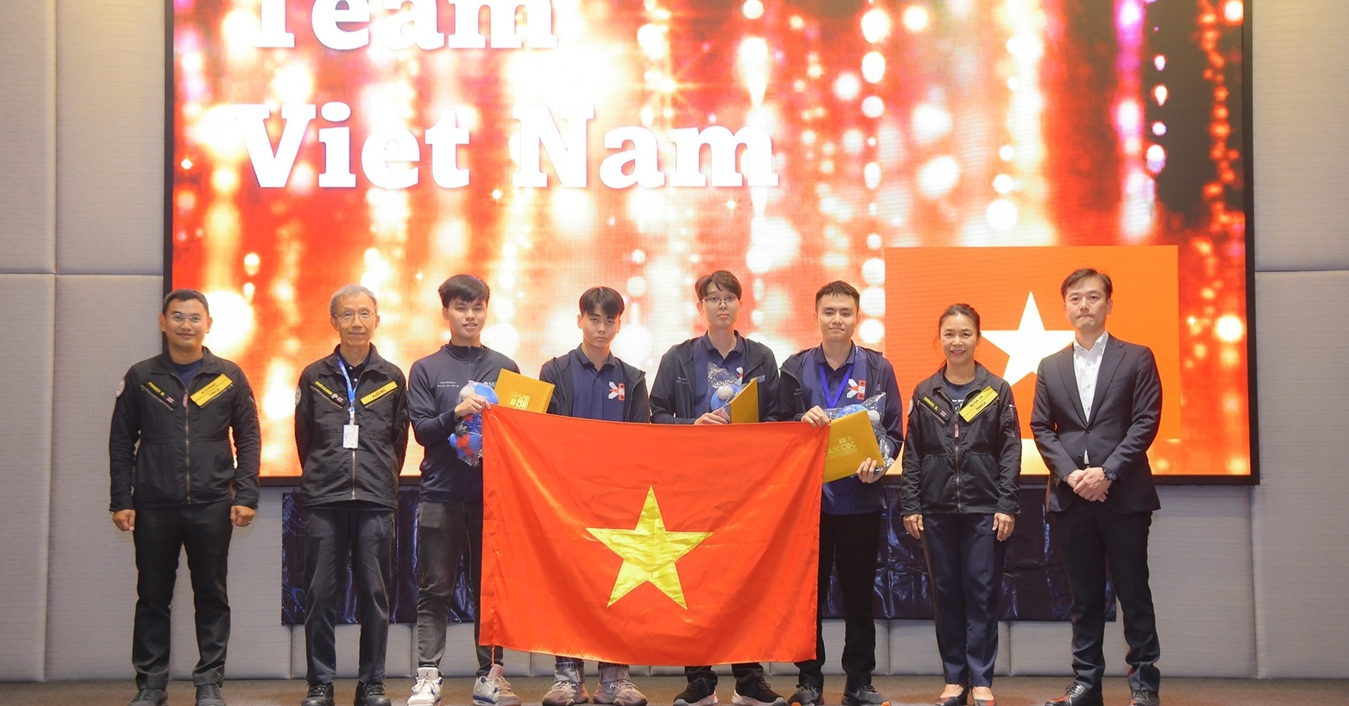 Vietnamese students win ASEAN cybersecurity title at Cyber SEA Game 2025