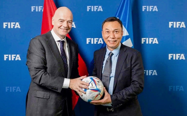 FIFA president sends New Year message to Vietnamese football